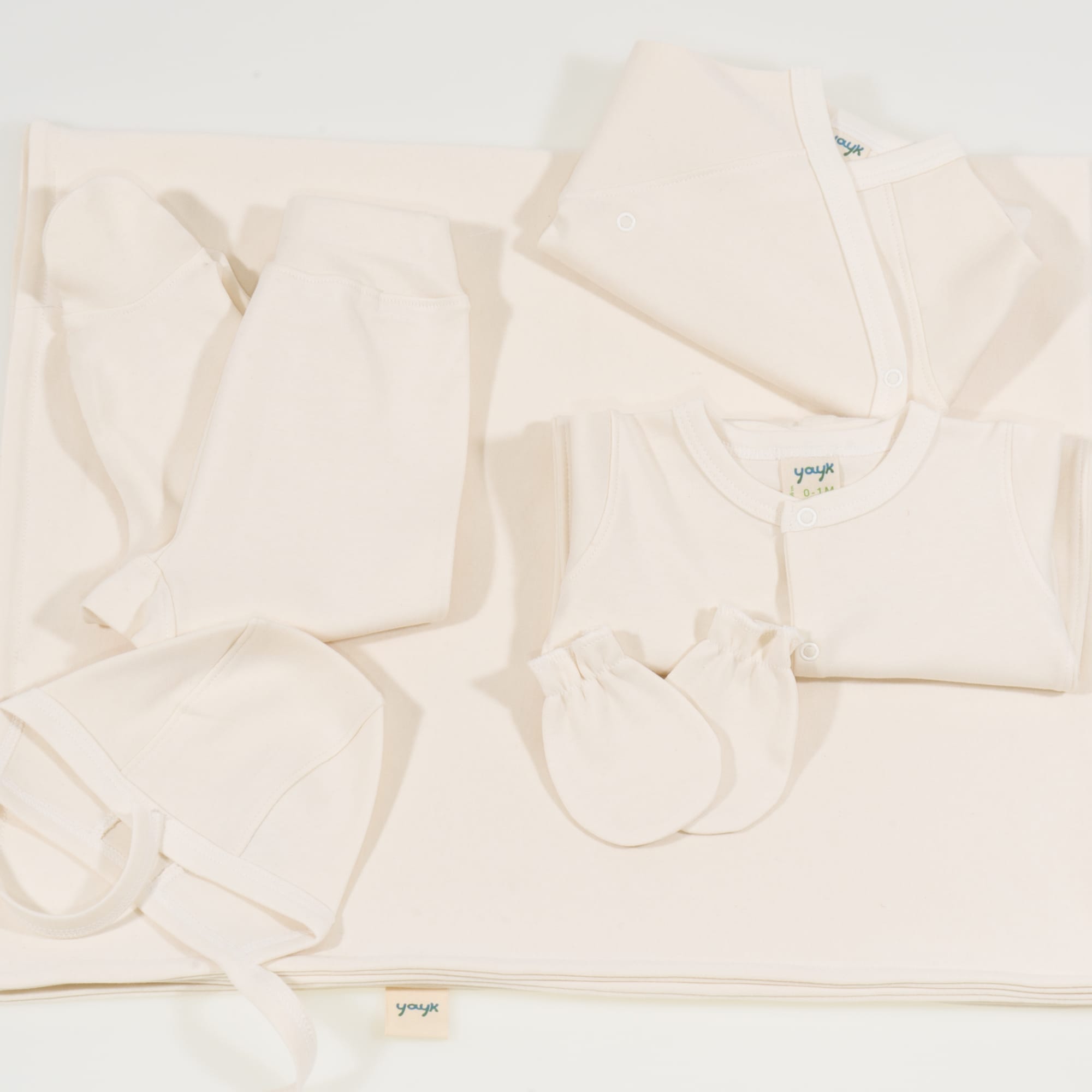 Set scos bebe din maternitate - bumbac organic crem la 256.99Lei | liloo